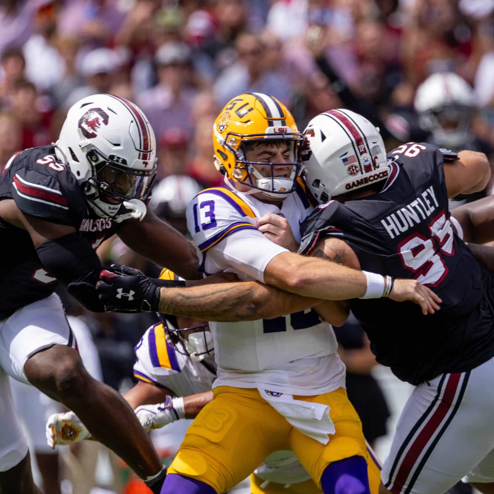 How Many Players Are On A College Football Team? - Campus Insiders