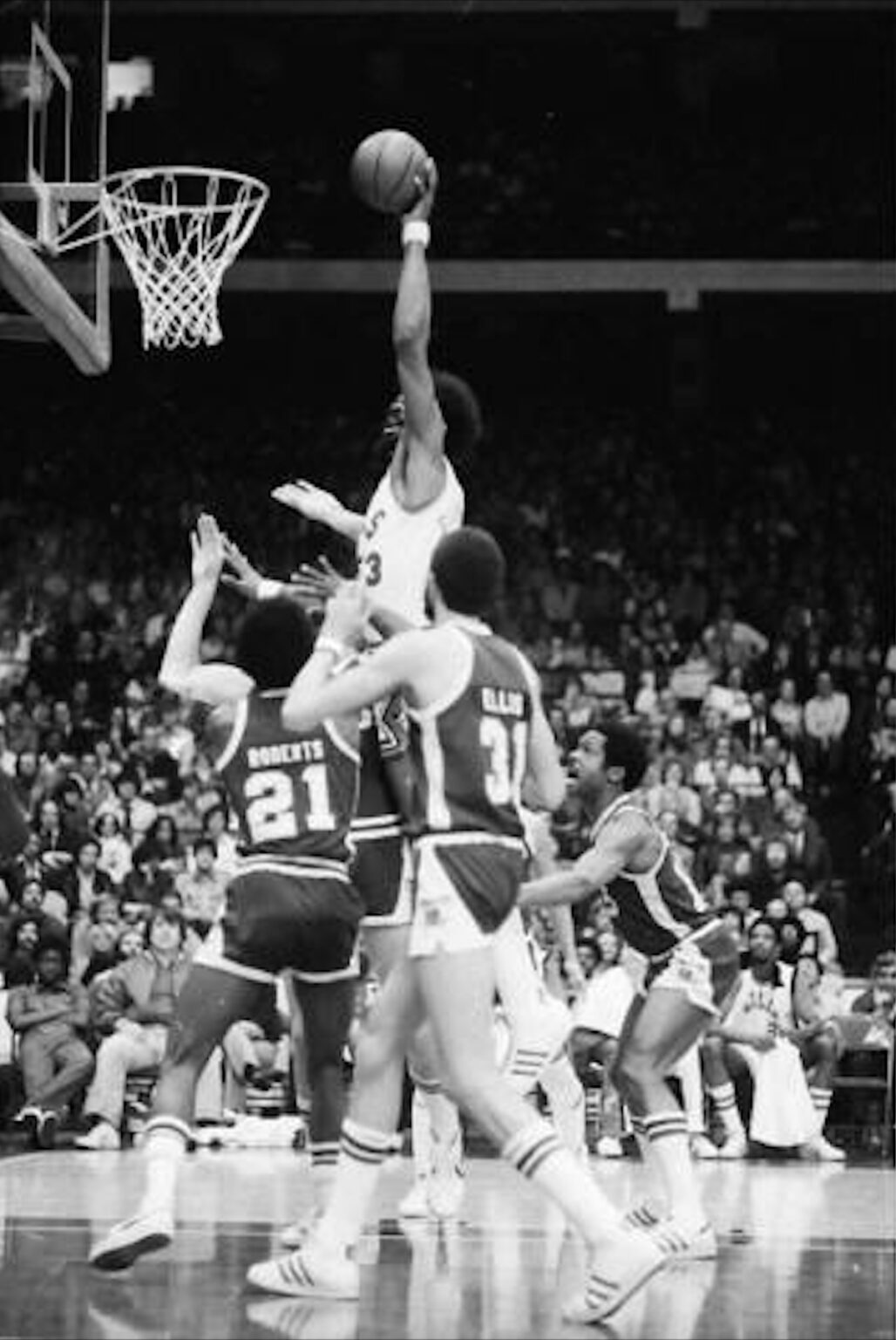 Most Points in a Single College Basketball Game List - Campus Insiders